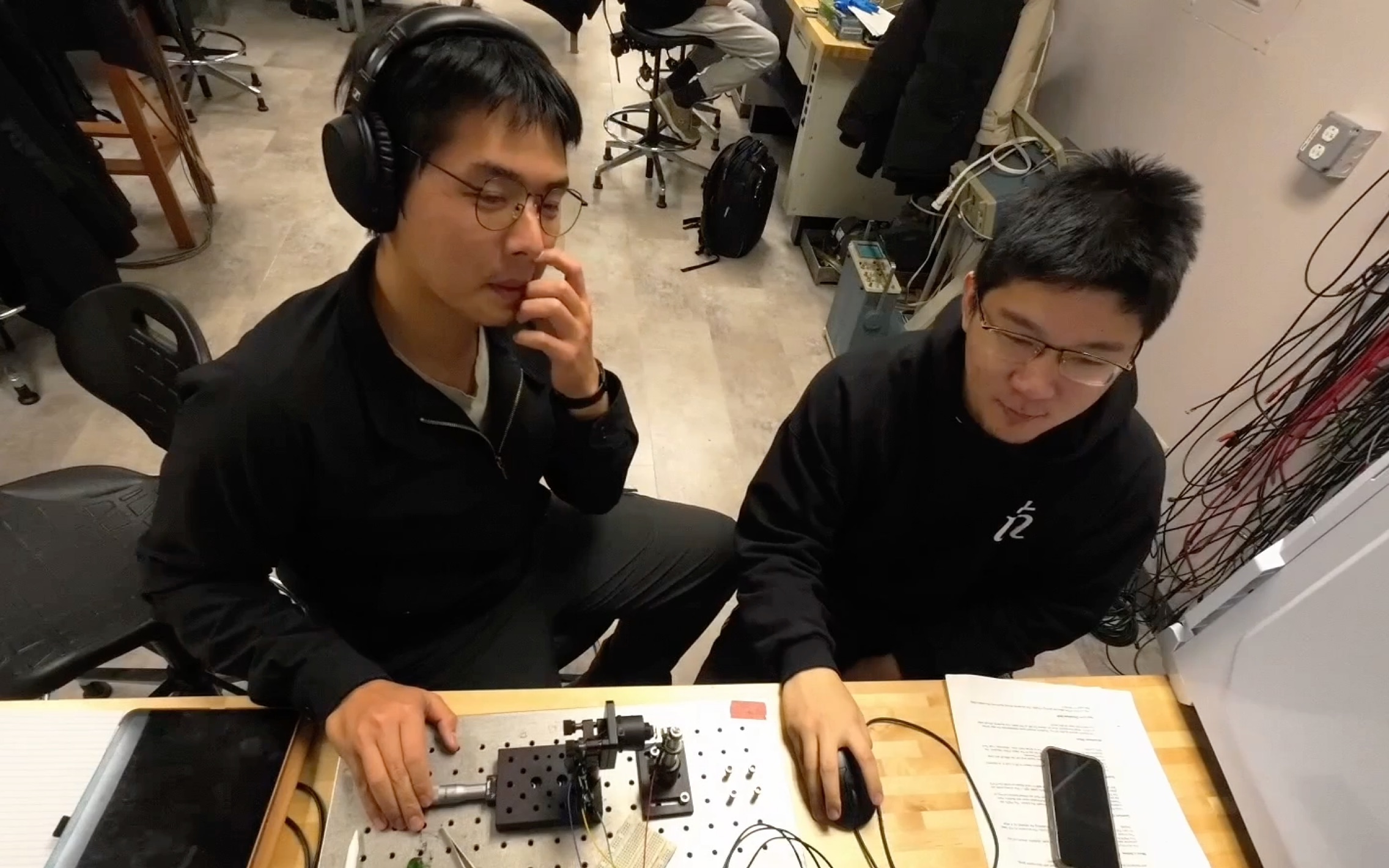 纽约大学的量子实验佬日常,隔壁就是致死性放射源,生活挺愾莘的 哔哩哔哩