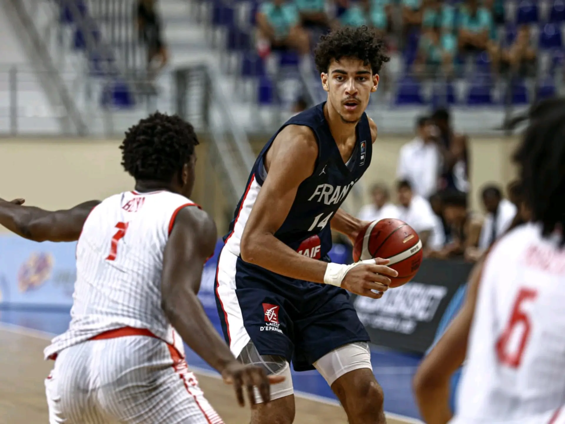 【U16】法国2009级前锋Nathan Soliman对阵芬兰单场21分9篮板_哔哩哔哩_bilibili