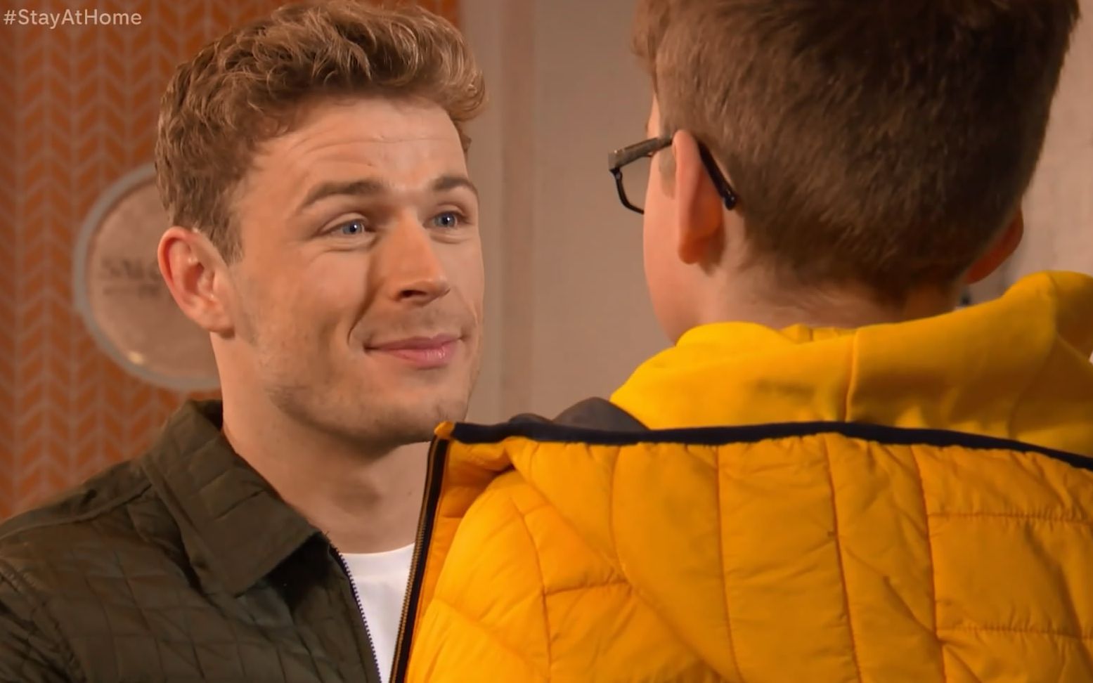 【影视剪辑】John Paul & George Kiss - Part 1（Hollyoaks_20200504_CUT）_哔哩哔哩 ...