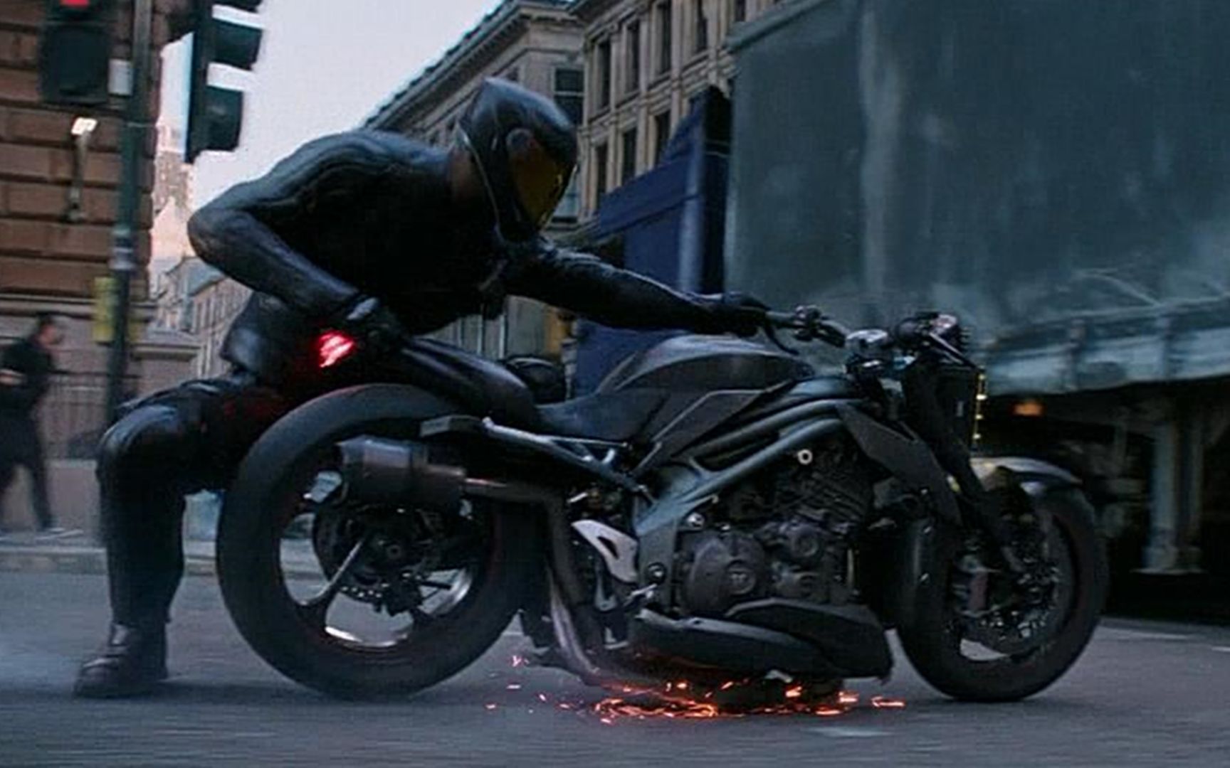 黑超人的这辆摩托车太酷炫了，简直就是摩托界的变形金刚_哔哩哔哩_bilibili