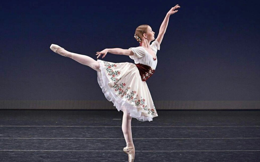 【芭蕾】吉赛尔一幕变奏 - Elisabeth Rose Welsh（14岁）_哔哩哔哩 (゜-゜)つロ 干杯~-bilibili