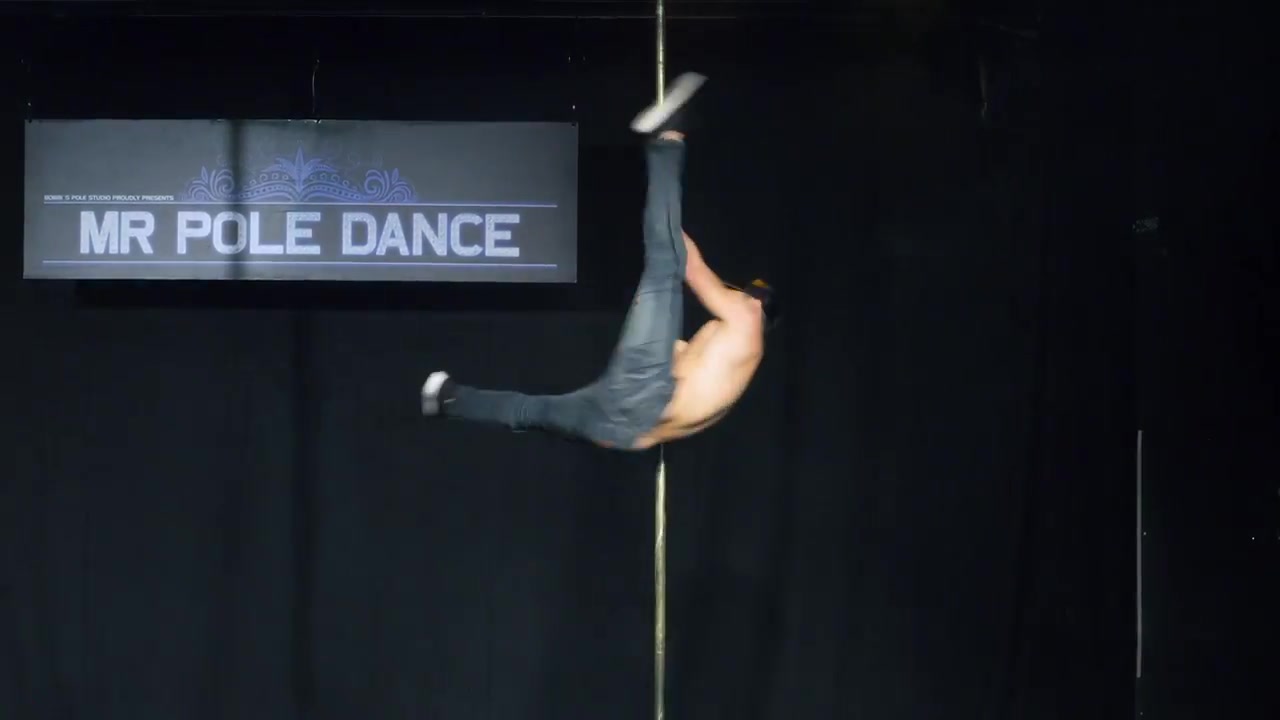 【2017 MR POLE DANCE】台湾钢管舞小哥Ian Shyu月兑衣solo-阿妹 血腥爱情故事_哔哩哔哩 (゜-゜)つロ 干杯 ...