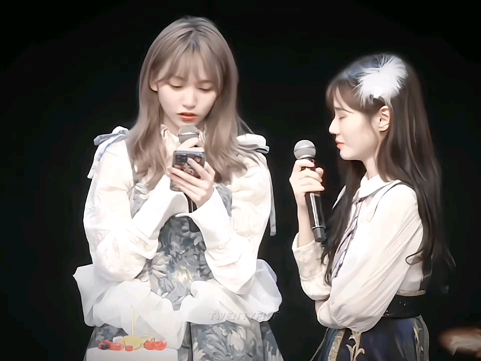 【SNH48】【GNZ48】恩穗最好磕的双开门CP【w门】闹闹生日公演，润润哭着告白“再也没有第二个人对我这么好了”【卢静】【张润】 - 视频下载 Video Downloader