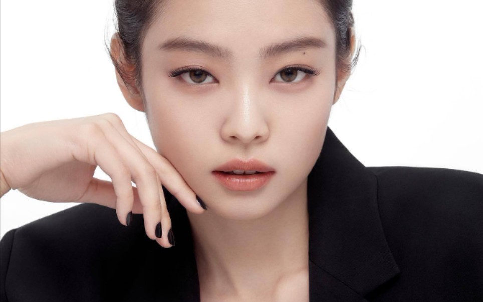 【Jennie】【Rosé】最新ins更新，谁敢不叫一声妮总！！！_哔哩哔哩_bilibili