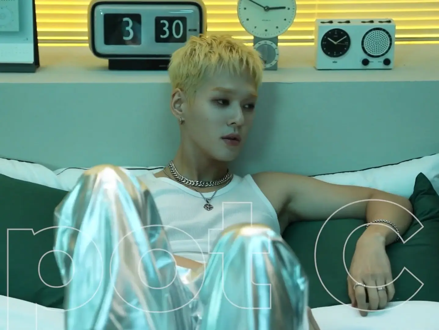 【幕后花絮】HELLO GLOOM罗雄宰《MAMACITA》MV 幕后制作花絮_哔哩哔哩_bilibili