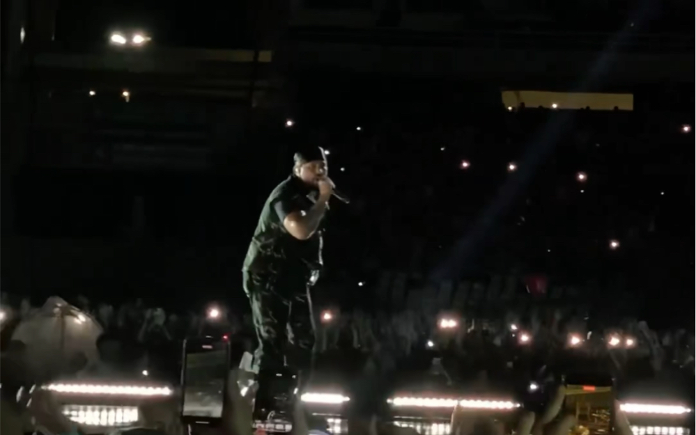 【The Weeknd】盆栽演唱会上，有粉丝求婚成功-JLRS日落fm-JLRS日落fm-哔哩哔哩视频