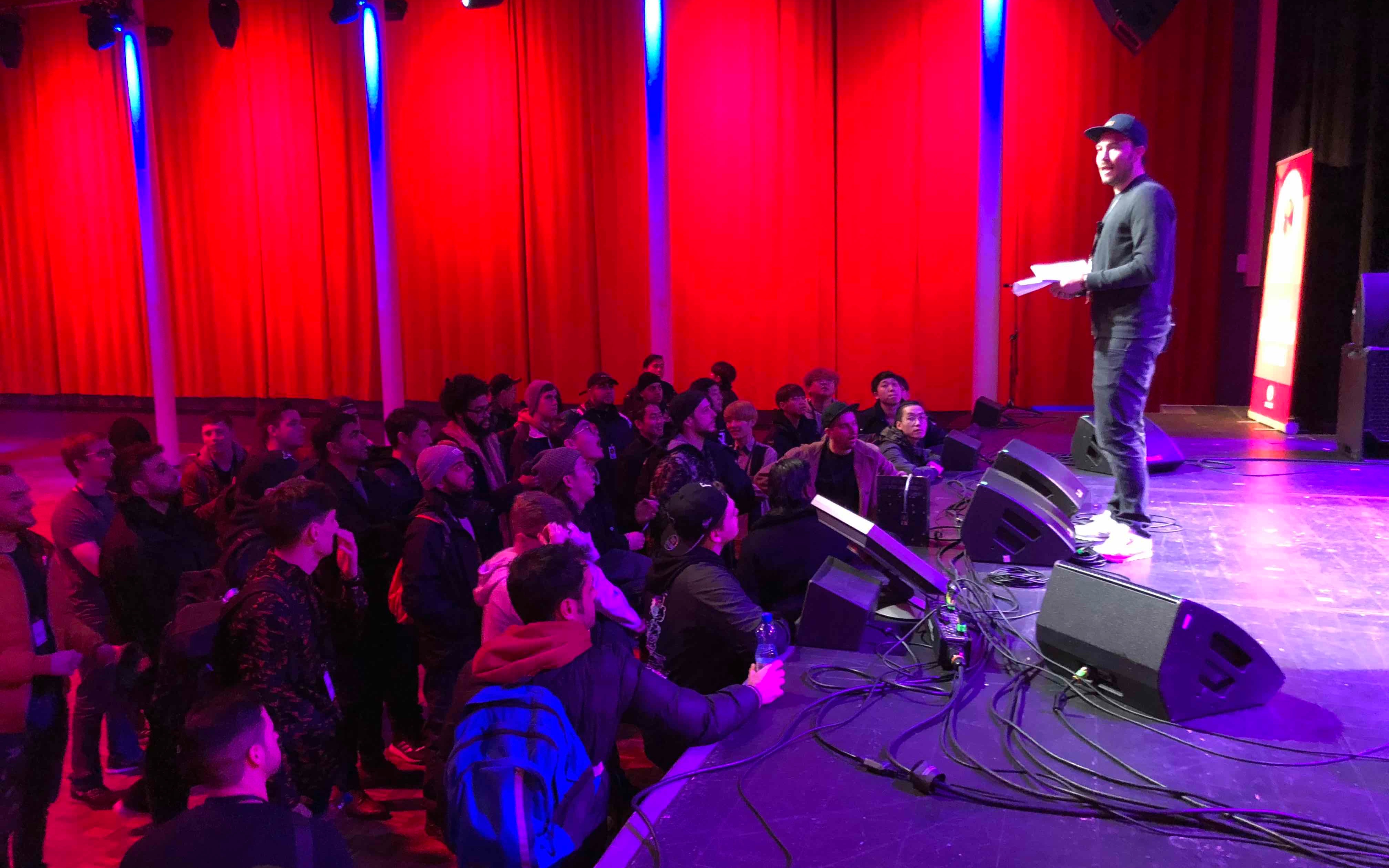 2018年grand beatbox battle 4进2 hiss vs dlow 现场上帝视角版（清晰音质）_哔哩哔哩 (゜-゜)つロ 干 ...