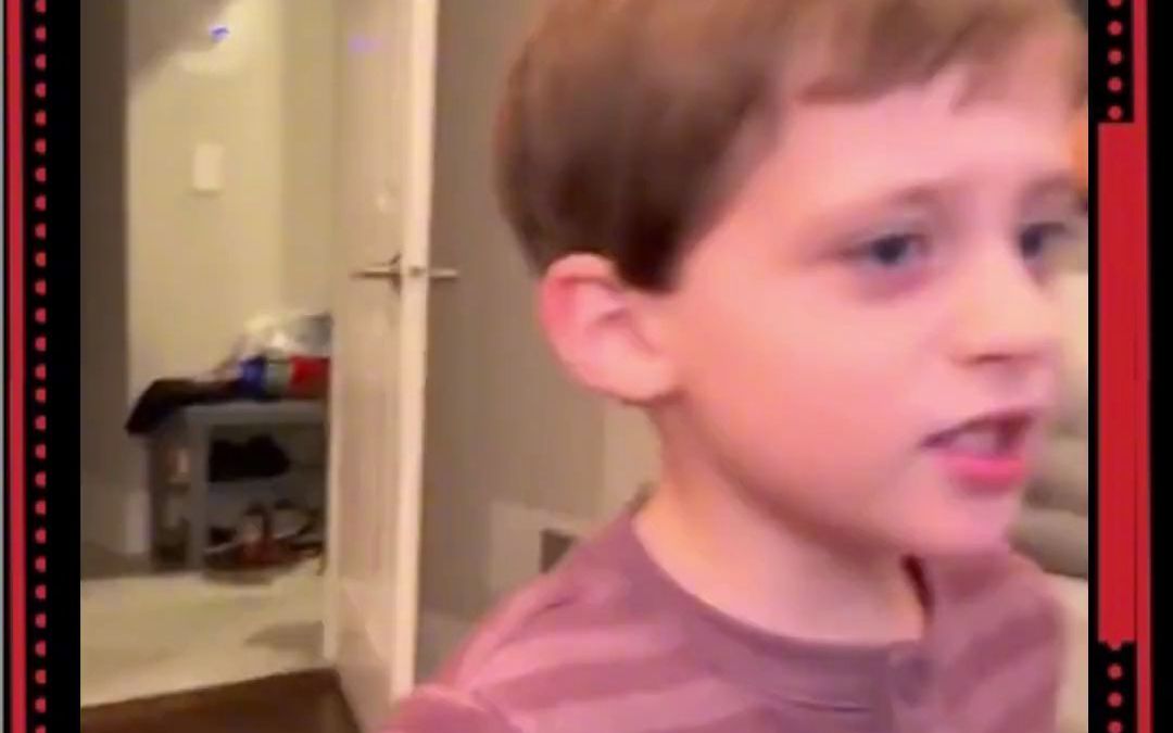 年仅5岁的音乐制作人Miles Bonham，开始做一个新的音乐项目...这是老天爷追在屁股后面喂饭吃啊！_哔哩哔哩_bilibili