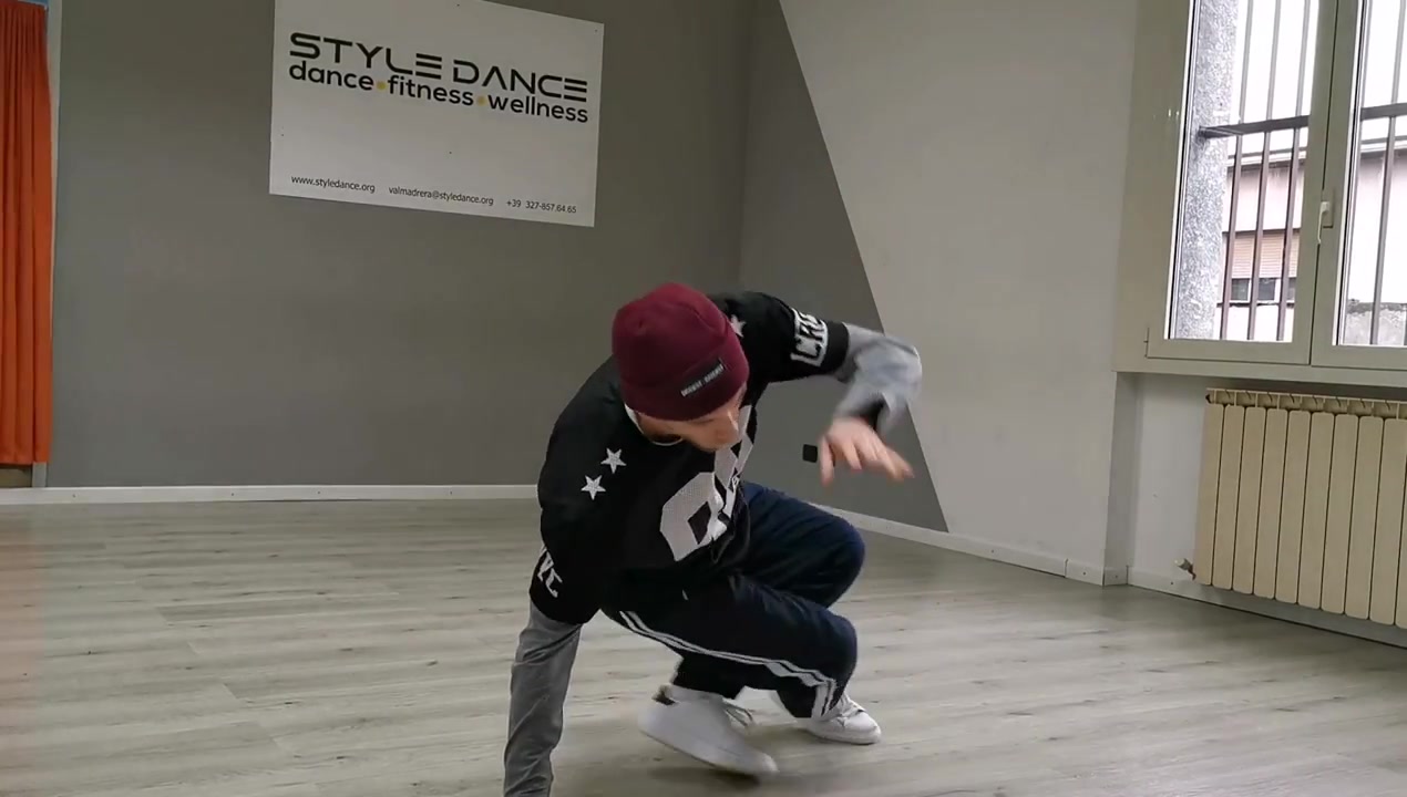 [Breaking 教学]Bboy Footwork小套路_哔哩哔哩 (゜-゜)つロ 干杯~-bilibili