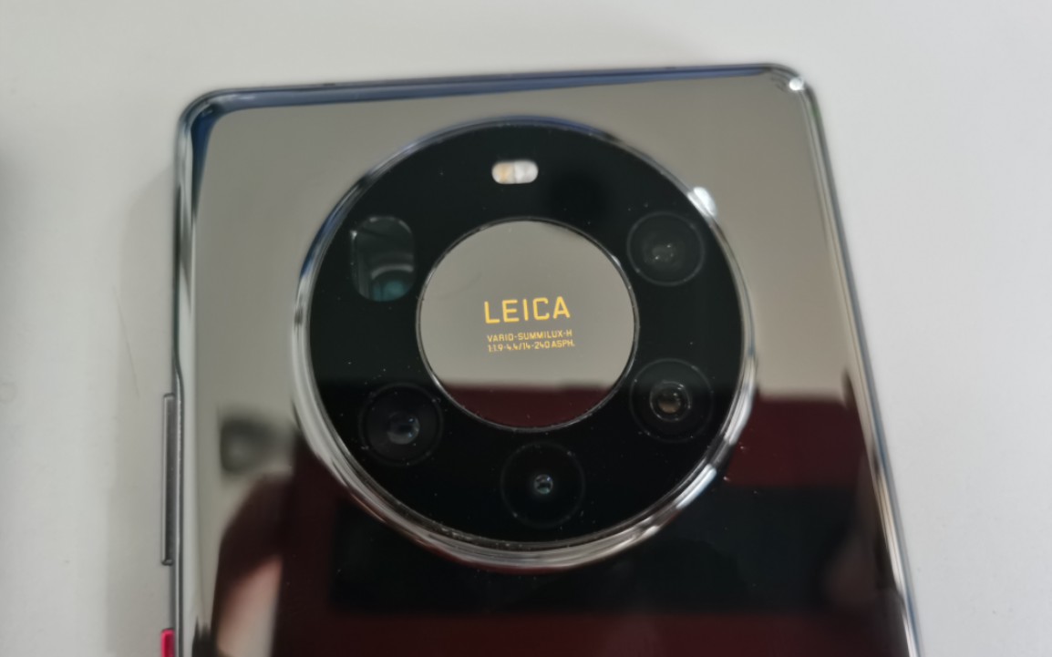 关于2202年了我还在买华为Mate 40 Pro+手机这件事 - 哔哩哔哩