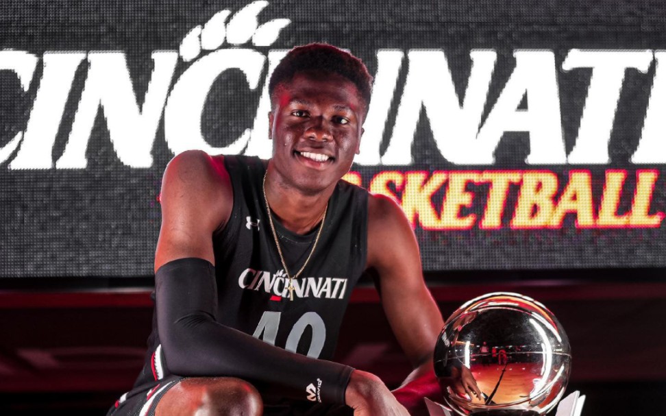2024届刚果五星中锋Flory Bidunga访问NCAA辛辛那提大学_哔哩哔哩_bilibili