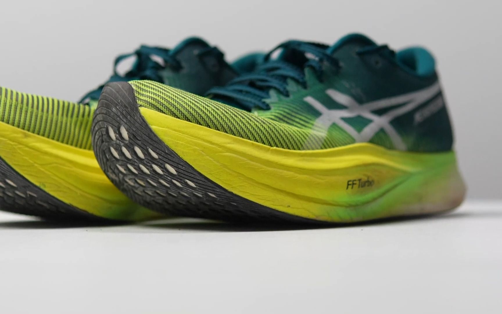 「实战实测」Nike Alphafly最佳的平替 | 亚瑟士 Asics MetaSpeed Sky+