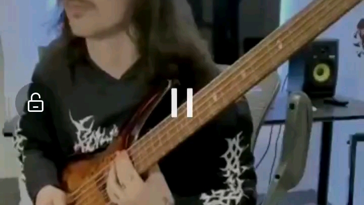 God Hand—Polyphia贝斯手Clay Gober在Twitter上的演奏短视频_哔哩哔哩_bilibili