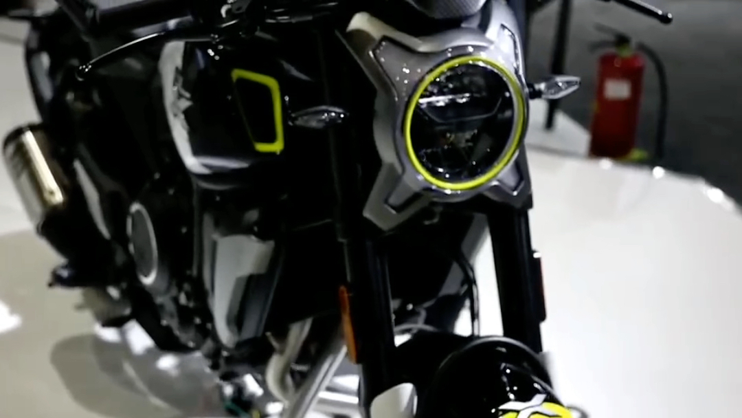 CLX700 SPORT 来了 帅炸了啊 我的天_哔哩哔哩_bilibili