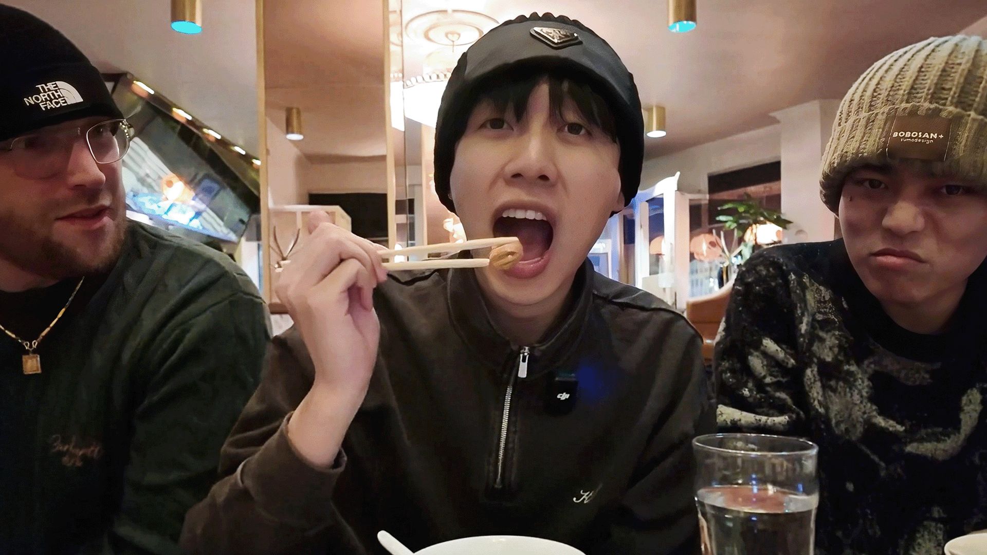 在北欧吃中餐，老板竟然送了7个菜.......-中国BOY超级大猩猩-中国BOY超级大猩猩-哔哩哔哩视频