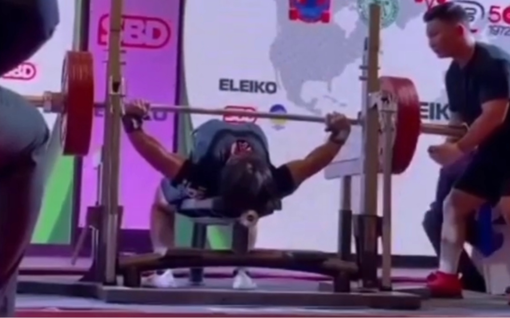 【横山晃生】日本74kg级选手卧推227kg，新的74kg级无装备卧推世界纪录！_哔哩哔哩_bilibili