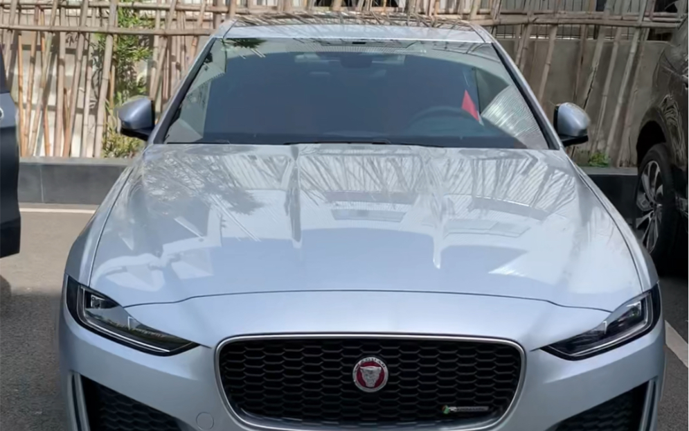 捷豹2021款进取运动xel白马银-提车 - 哔哩哔哩