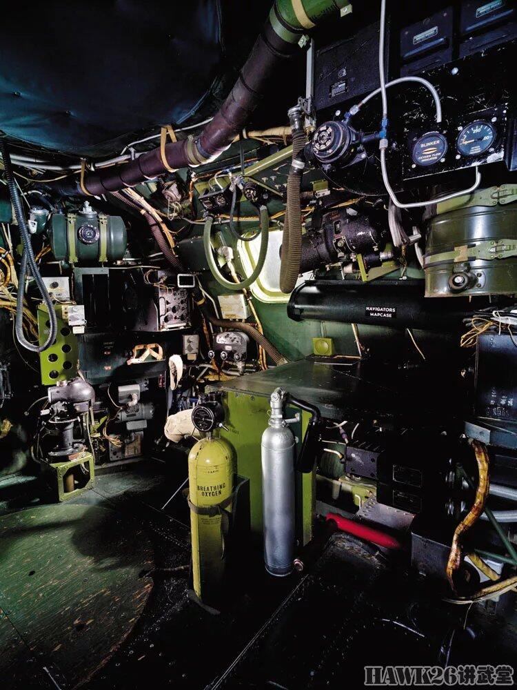 钻进：广岛死神“伊诺拉·盖伊”号重型轰炸机 罕见的B-29内部照片 - 哔哩哔哩