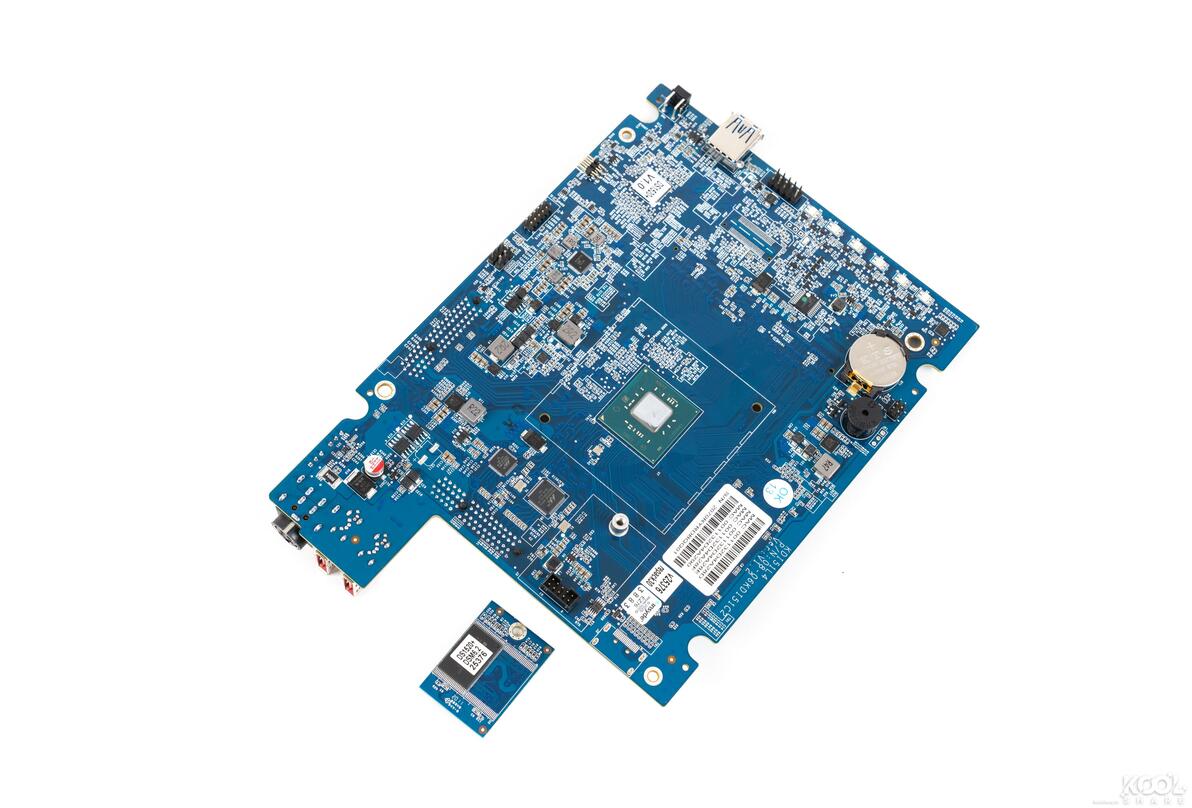 Synology 群晖 DS1520+ 五盘位NAS 开箱拆解评测 - 哔哩哔哩