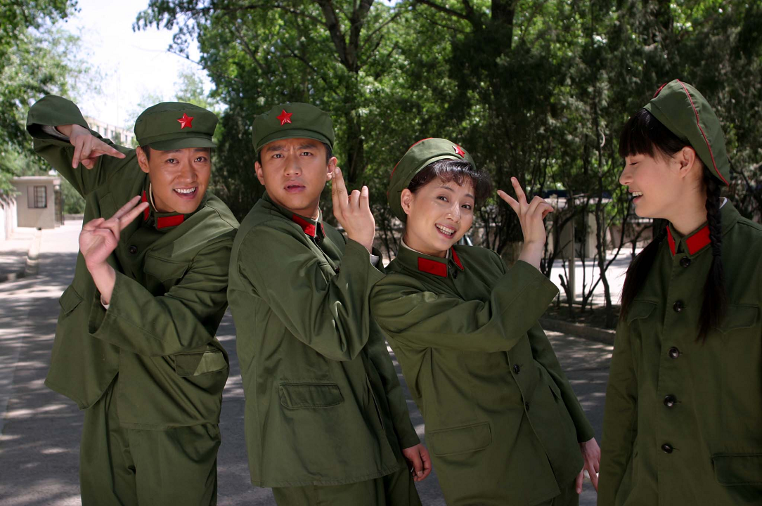 中国65式军服到底有何魅力？在那个特殊时代有何象征意义？ - 哔哩哔哩
