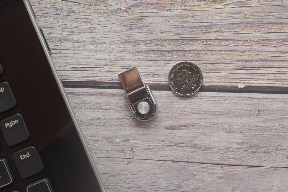 双接口设计，跨平台文件互传更简单，aigo U358 Type-C手机U盘评测 - 哔哩哔哩