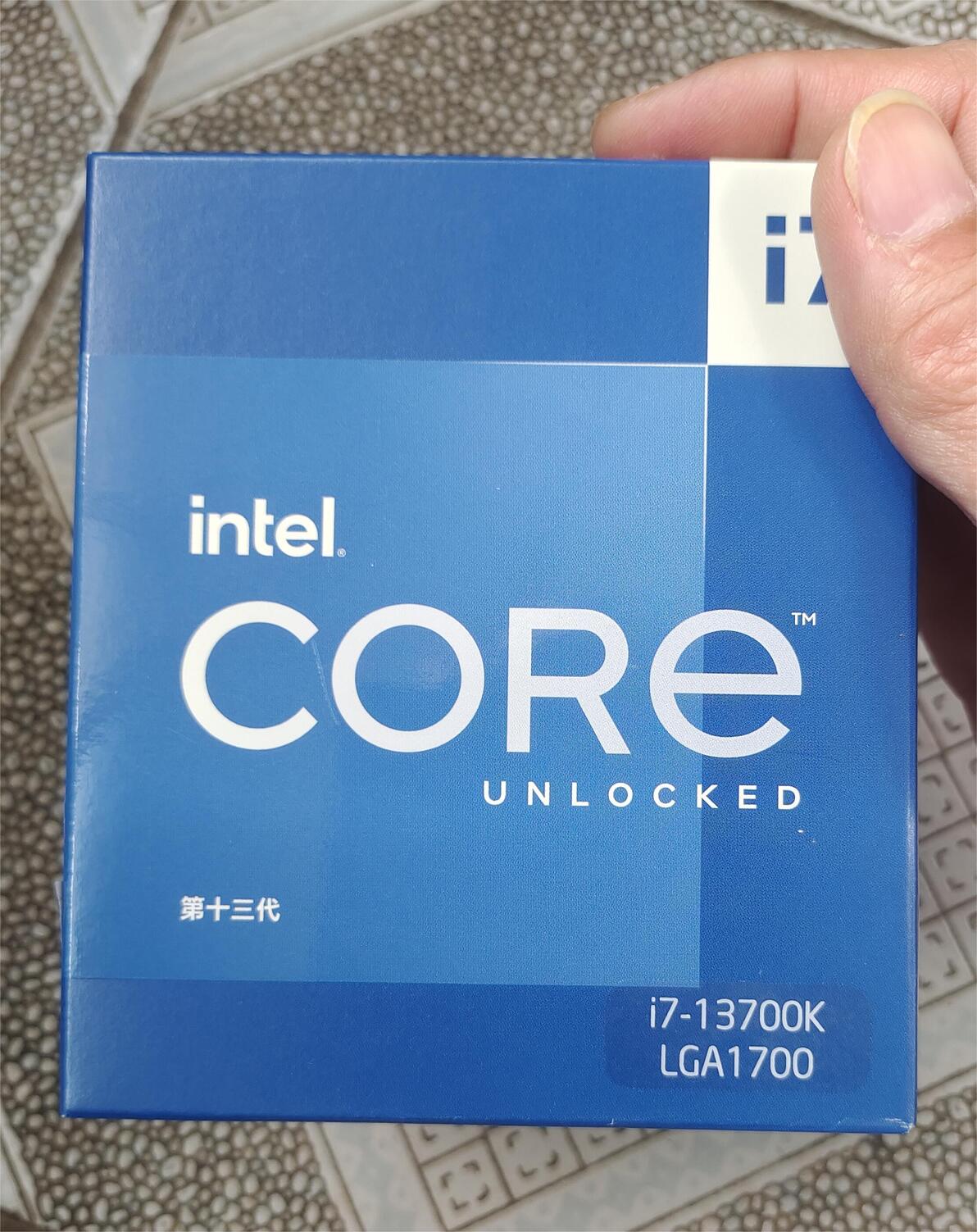 13代超频到底香不香？13700K+Z790风冷超频6.275G破纪录 - 哔哩哔哩