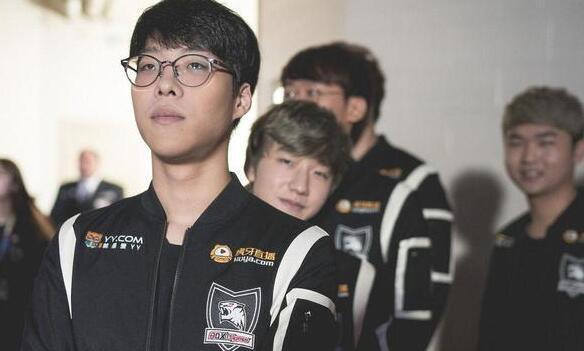 英雄联盟风华录——Smeb篇：心有猛虎，细嗅蔷薇 - 哔哩哔哩