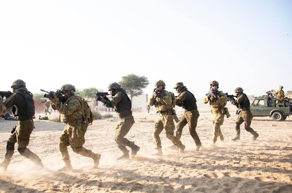 叱咤风云30年——FN Minimi轻机枪简史 - 哔哩哔哩