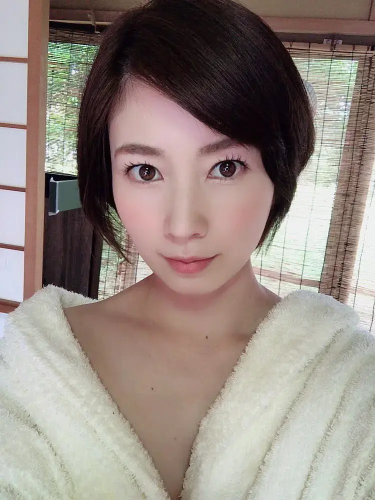 明星档案 第41期 奥田咲(Okuda-saki)个人资料简介及作品写真图片 - 哔哩哔哩