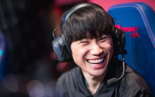 Doinb直播透露：自己是看RNG比赛，才想着打职业的！ - 哔哩哔哩