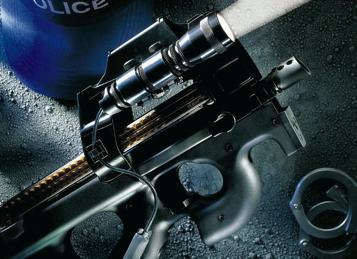 轻武器科普之P90——世界上第一支PDW - 哔哩哔哩