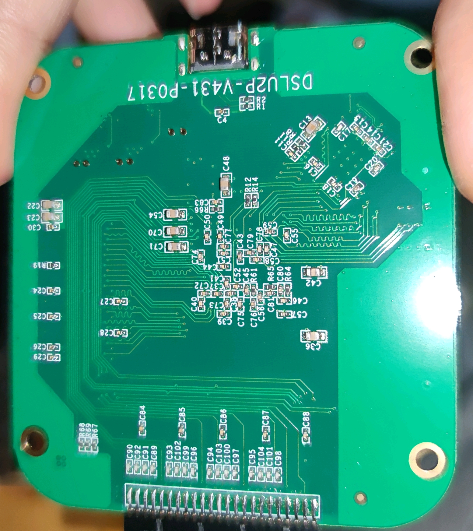 DSLogic U2Pro16 和 DSLogic U2Basic 拆开对比照片 - 哔哩哔哩