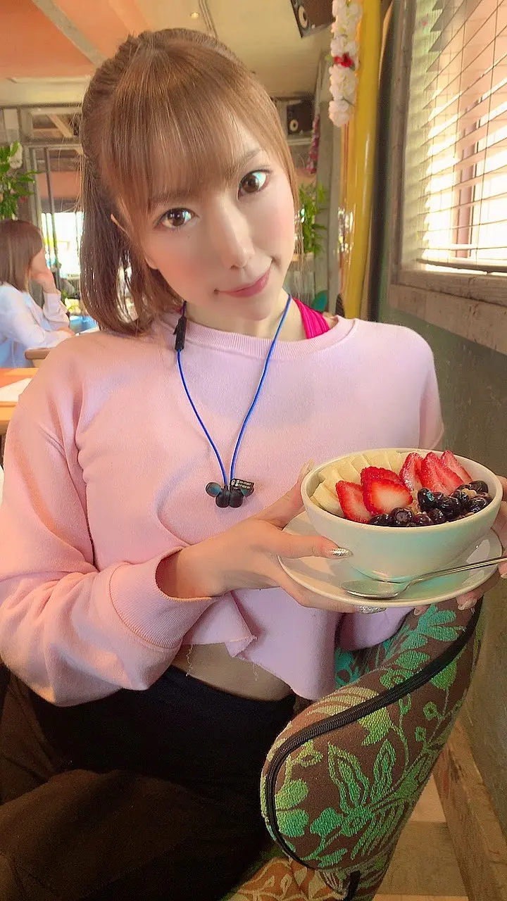 明星档案 第131期 七海缇娜(七海ティナ)个人资料简介及作品写真图片！ - 哔哩哔哩