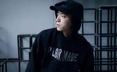 说唱诗人Jony J，拯救所有人的“丧”与“灵魂”的Rapper，天才中的天才。 - 哔哩哔哩