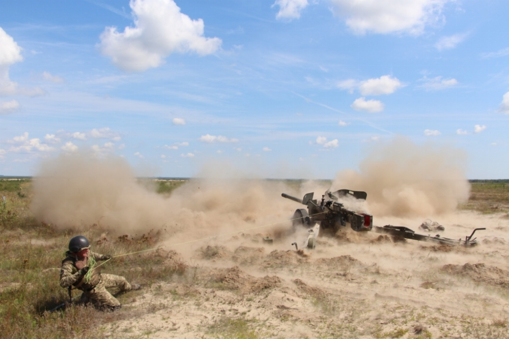 传承到现在的反坦克炮——T12/MT12 100mm反坦克炮 - 哔哩哔哩