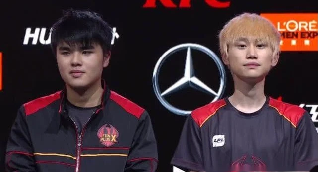 Doinb直播谈：明年LWX转去上单，我转去打野，我们上野绝对不会吵架！ - 哔哩哔哩