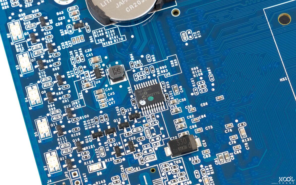 Synology 群晖 DS920+ 四盘位NAS开箱拆解评测 - 哔哩哔哩