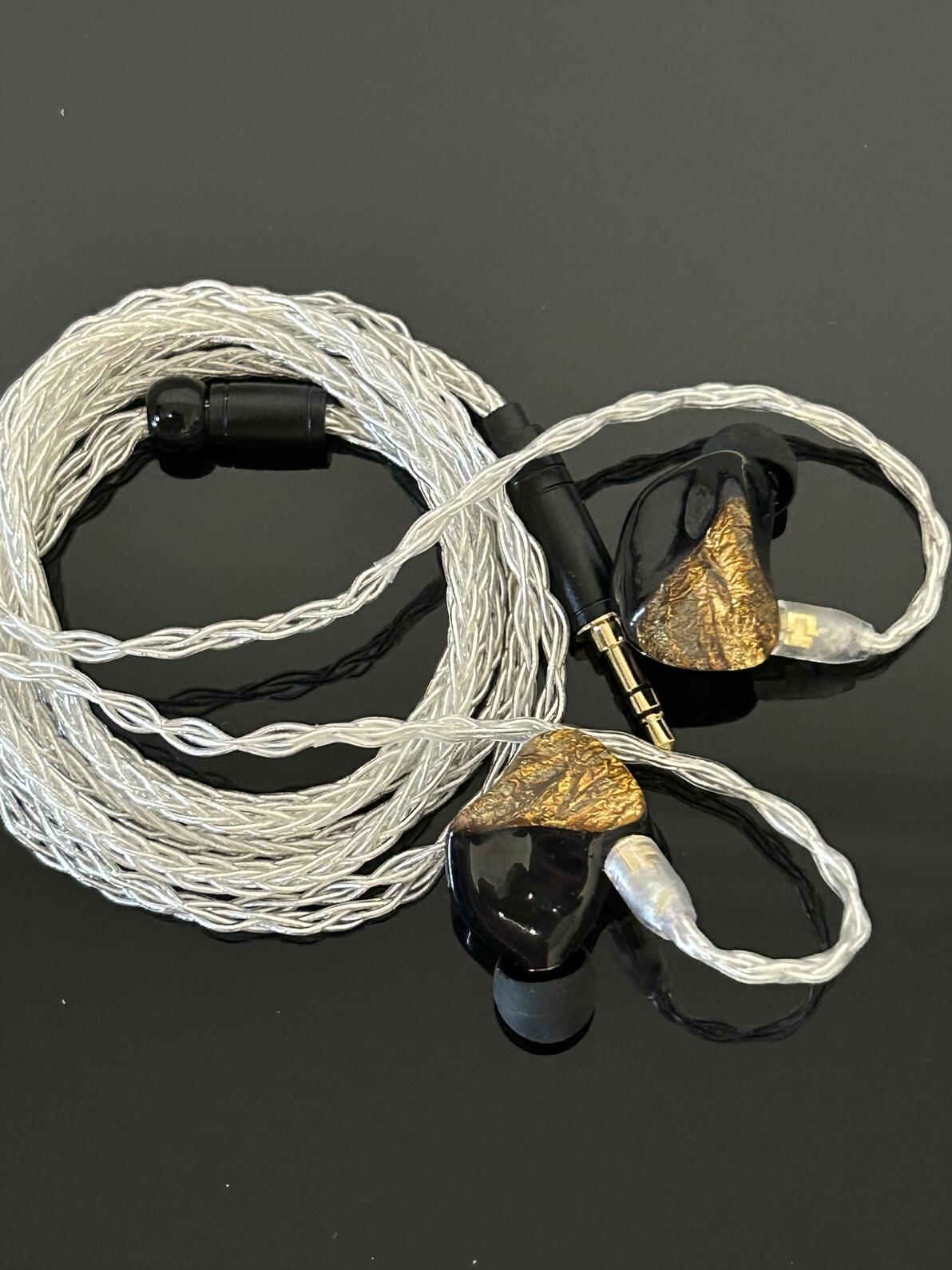 梦幻成真！MBquart DG6声扬四静电4铁1圈耳机测评 - 哔哩哔哩