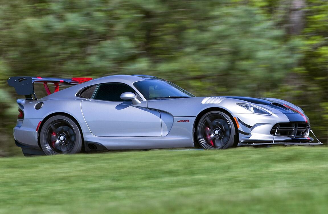 【简森巴顿de车辆百科】道奇Viper ACR 2016 - 哔哩哔哩