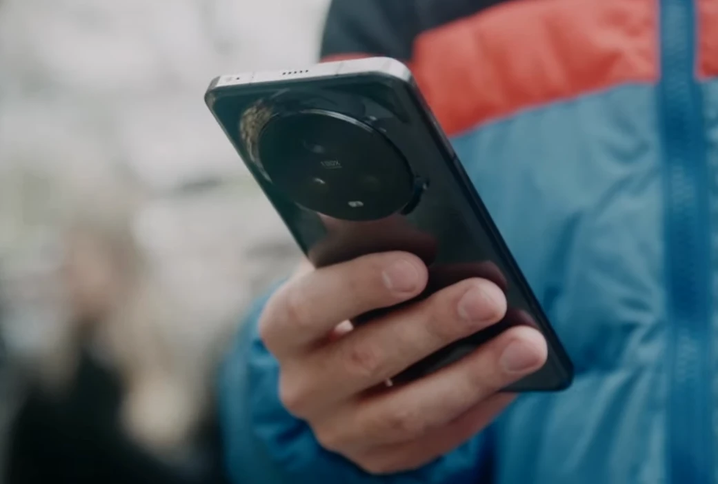 从苹果14Pro换到荣耀Magic5Pro，便宜2800元，没想到国产机这么强 - 哔哩哔哩