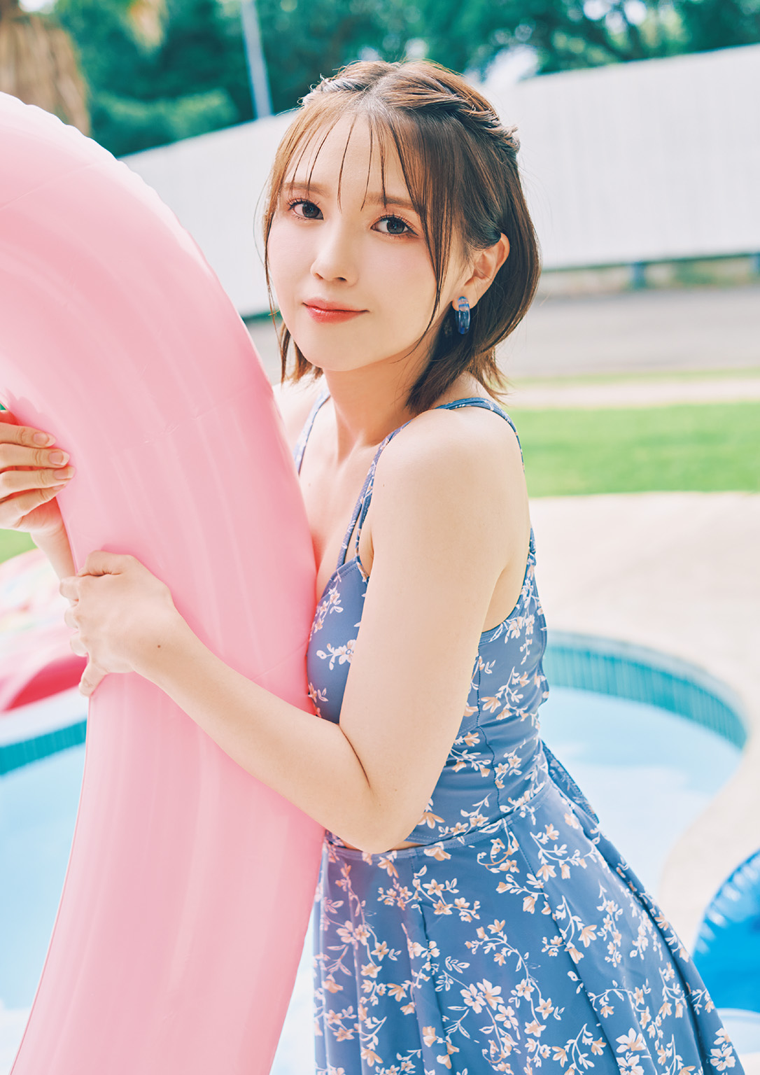 鬼頭明里写真集 my pace - 哔哩哔哩