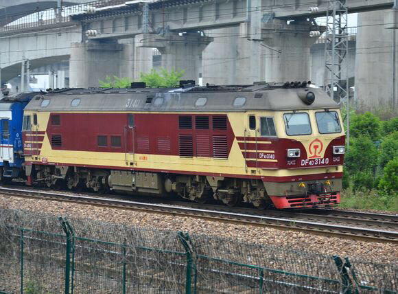 铁道少女project科普第二十三期DF4D型内燃机车 - 哔哩哔哩