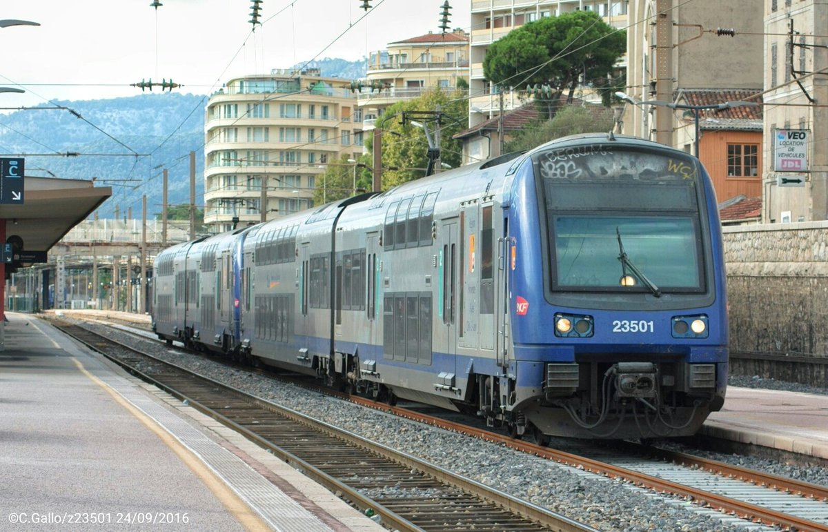 灵活高效的双层列车——Z 23500型动车组列车 - 哔哩哔哩