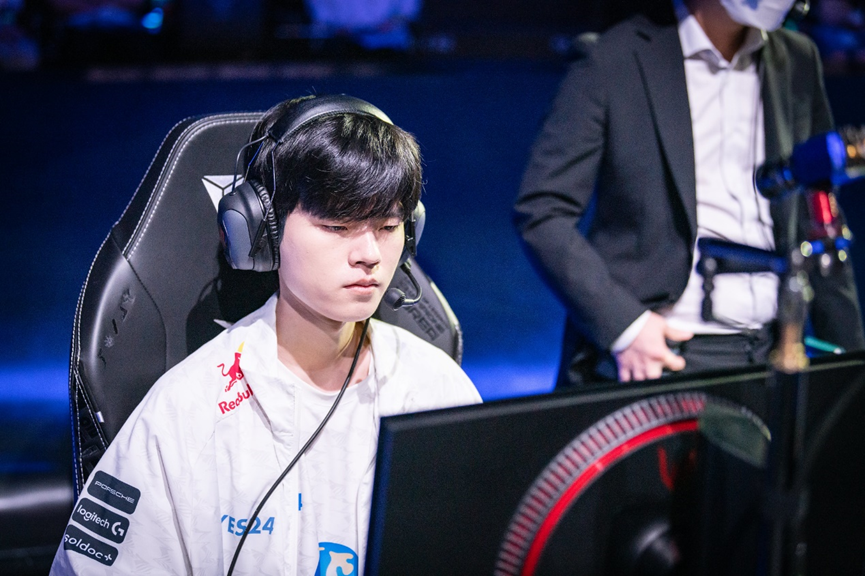 DRX击退LSB挺进世界赛， Rascal、Keria现场为Deft应援 - 哔哩哔哩