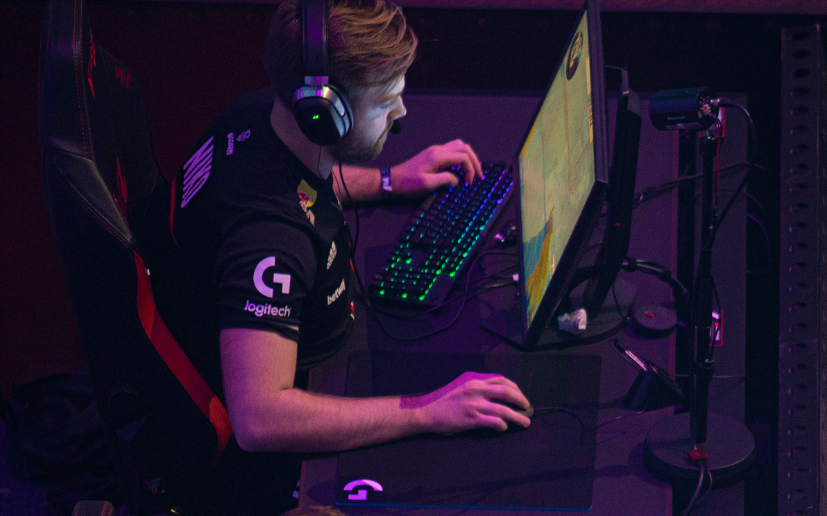 集齐Niko同款外设究竟需要多少钱？【CSGO】 - 哔哩哔哩