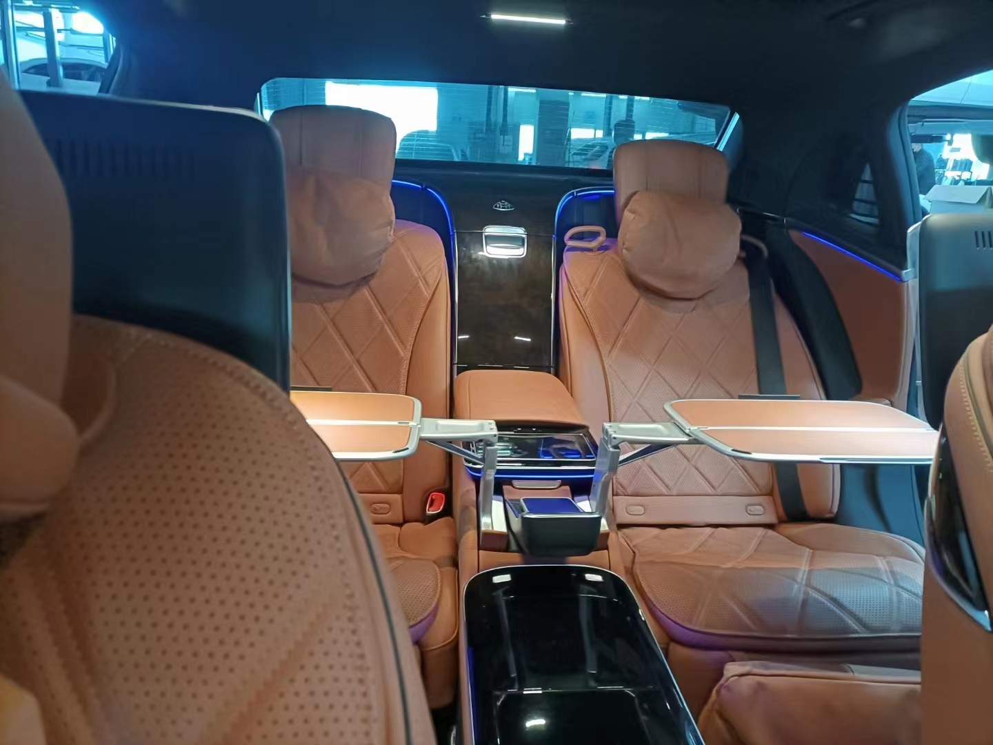 22款迈巴赫S480升级头等舱行政四座案例分享带折叠小桌板 - 哔哩哔哩