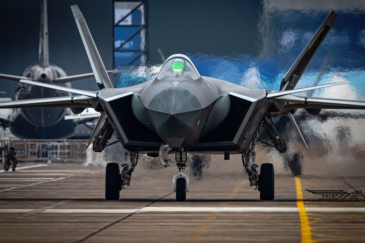 珠海航展2022 J-20图集（青春版） - 哔哩哔哩