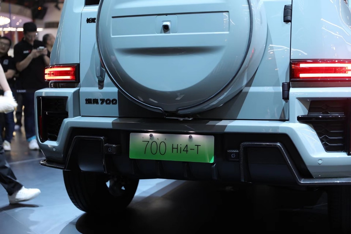 预售70万元！坦克700 Hi4-T首发亮相，剑指仰望U8？ - 哔哩哔哩