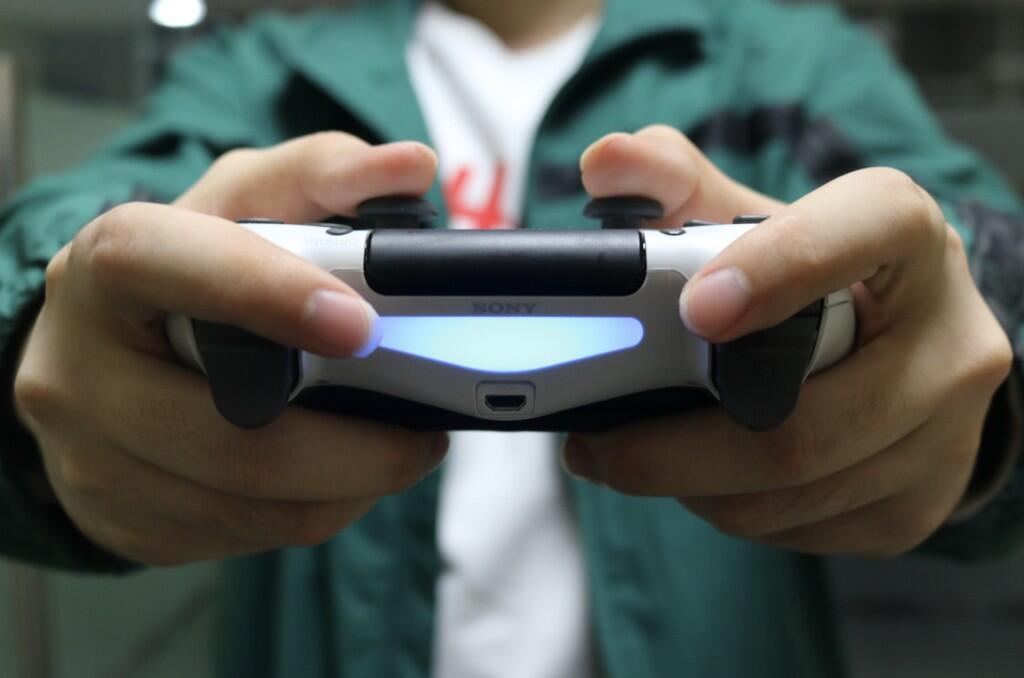 此药苦口，但能救命——官方PS4手柄“背键”体验报告 - 哔哩哔哩