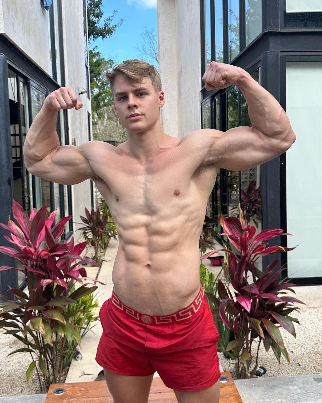 Sam Peachyboy：蜜桃男孩练成记 - 哔哩哔哩